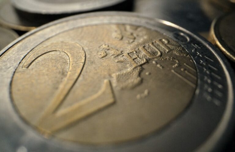 Everything You Need to Know About Currency in Spain - Tenerife News