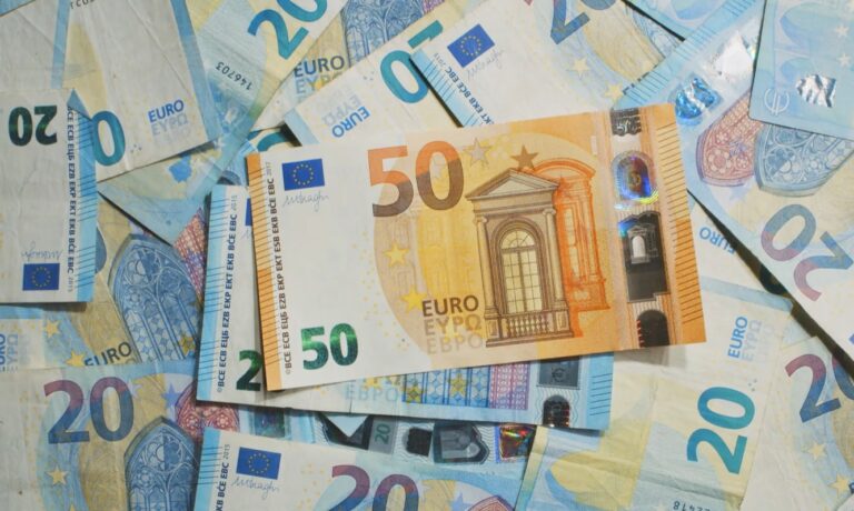 Everything You Need to Know About Currency in Spain - Tenerife News